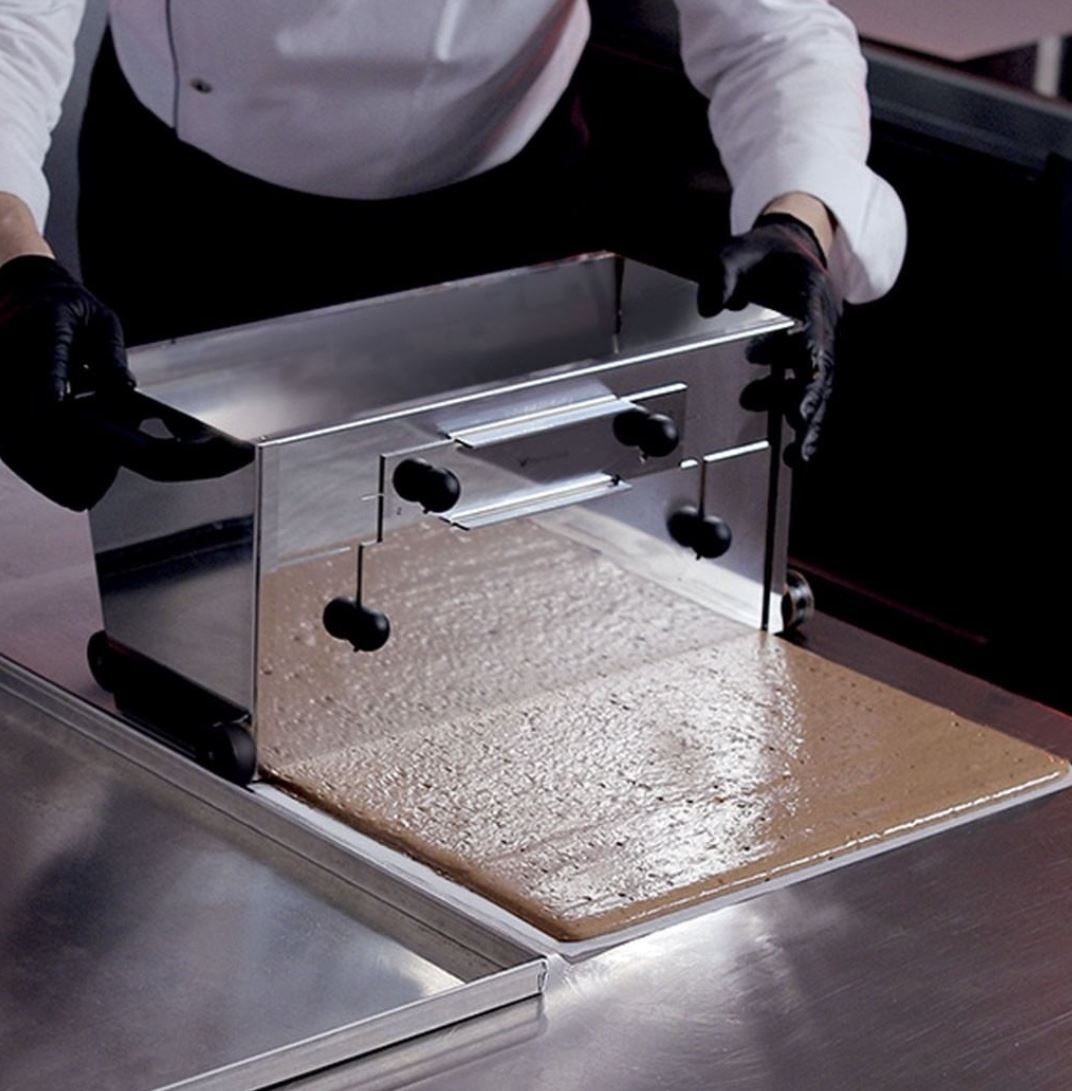 Martellato 50LE001 Martellato LEVEL Genoise Batter and Biscuit Roll...