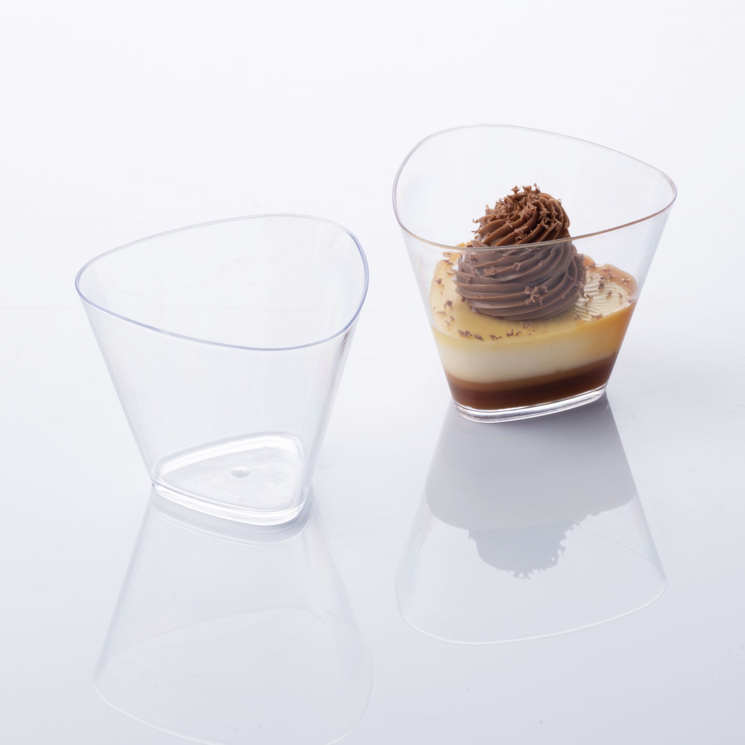 Martellato PMO07.00 Disposable Triangular Dessert Cups - 4.1 oz.