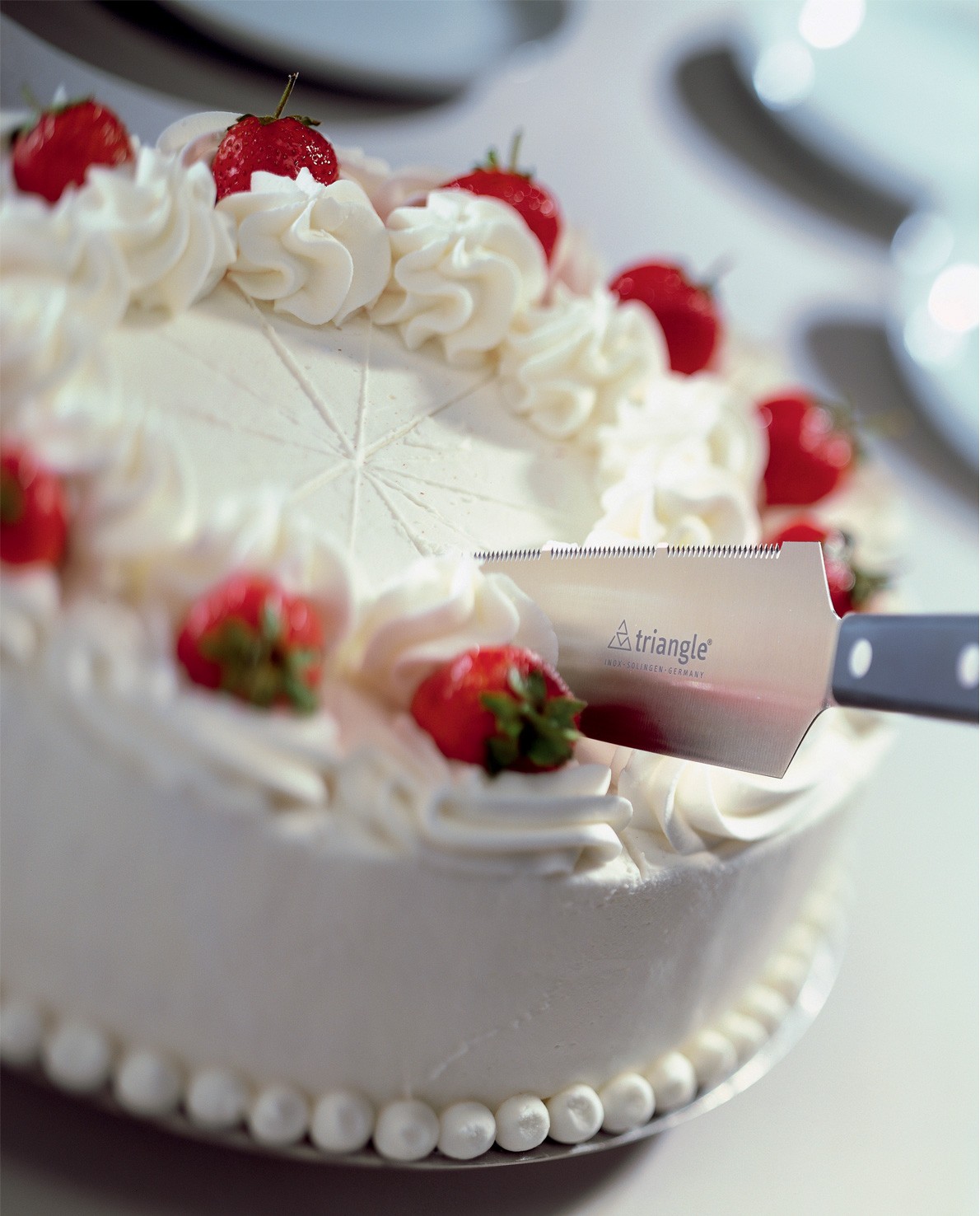 Triangle Pie Knife Serrated. 18 cm - 7 Inch