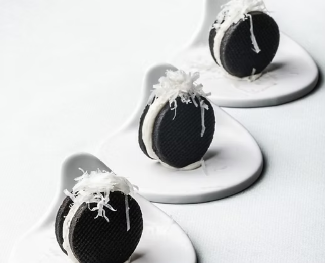 Gochi Small Plate with Wing - 8 x 4 cm - Set of 12